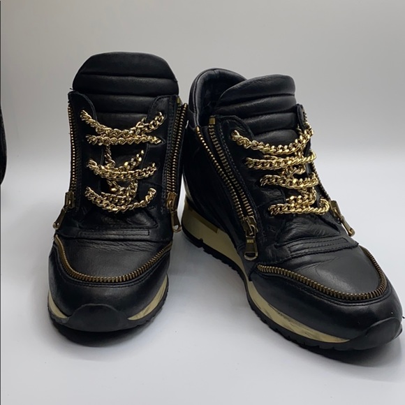 Elenaiachi | Shoes | Italian Size 7 Pure Leather Gold Chain Accent ...